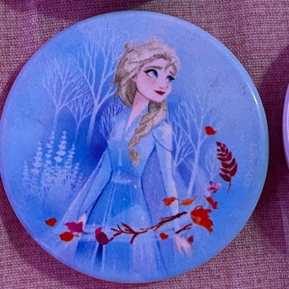 Disney | Accessories | 4 Disney Popsockets 2 Nwot 2 Euc Popgrip Phone ...